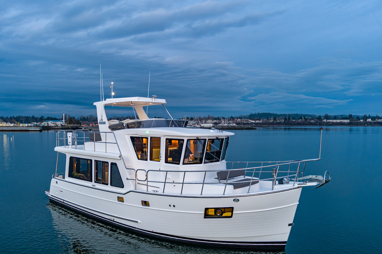 Steel vs. Fiberglass Hulls | Pros, Cons, and Best Uses in Yacht ...